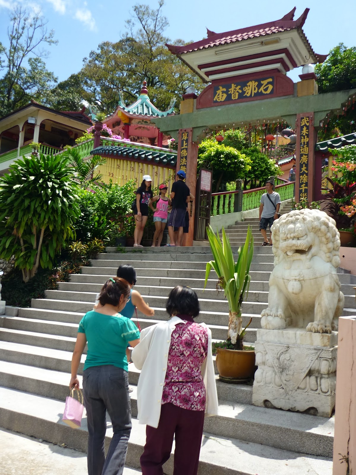 david 3816: Broga Sak Dato Temple (石哪督庙)