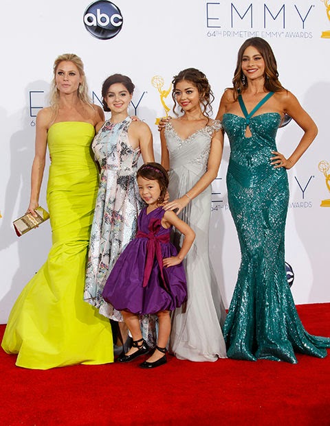 The Many Rantings of John: Bechdel Test: Modern Family (Season 3)