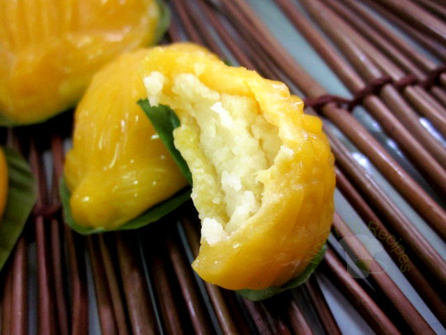 Pumpkin Angku Kuih ~ 南瓜龟糕