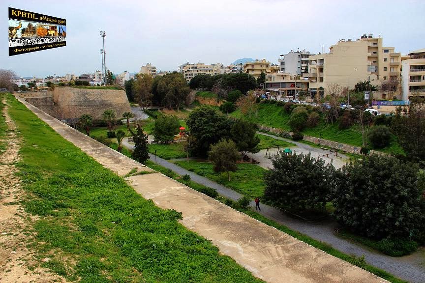 ΒΟΛΤΑ ΣΤΑ ΕΝΕΤΙΚΑ ΤΕΙΧΗ ΗΡΑΚΛΕΙΟΥ - Κρήτη πόλεις και χωριά