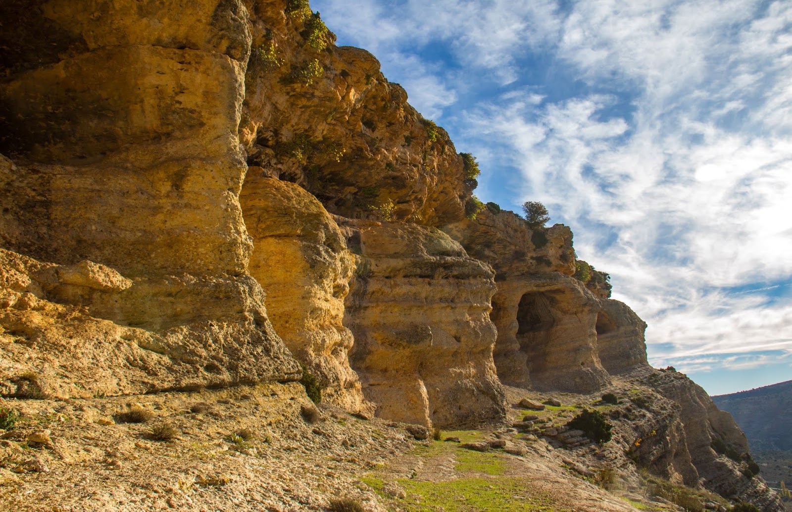 CUEVAS DE ZAÉN, MOLATA DE LA FUENSANTA, POBLADO CALCOLÍTICO Y DOLMEN DE ...
