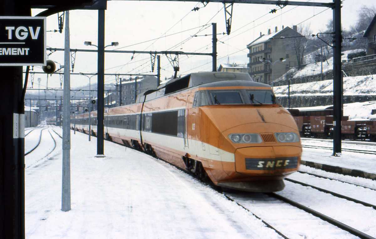 LA PASSION DU TRAIN: TGV "Orange" un peu d'archives