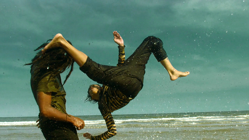 Raging Phoenix (Deu suay doo, 2009) com Jeeja Yanin ~ Neuralizador Digital