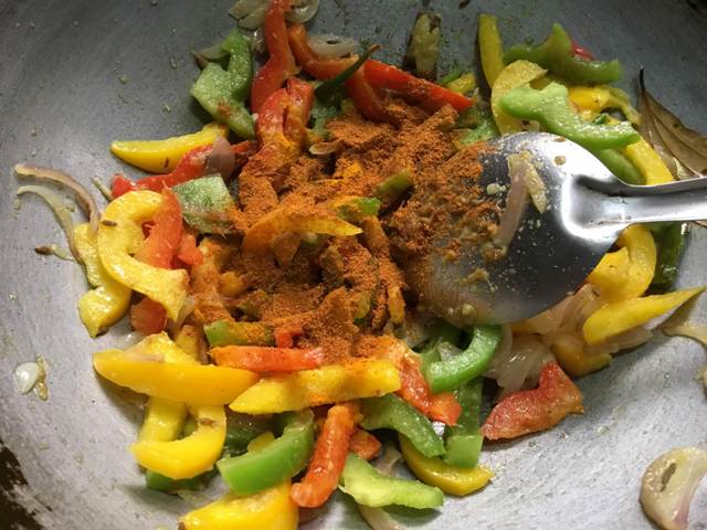 Capsicum Rice - Bell Pepper Rice - Easy Lunch Box Recipes