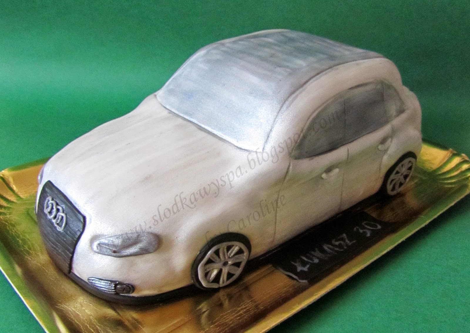 Tort w kształcie Audi A8 | Słodka Wyspa