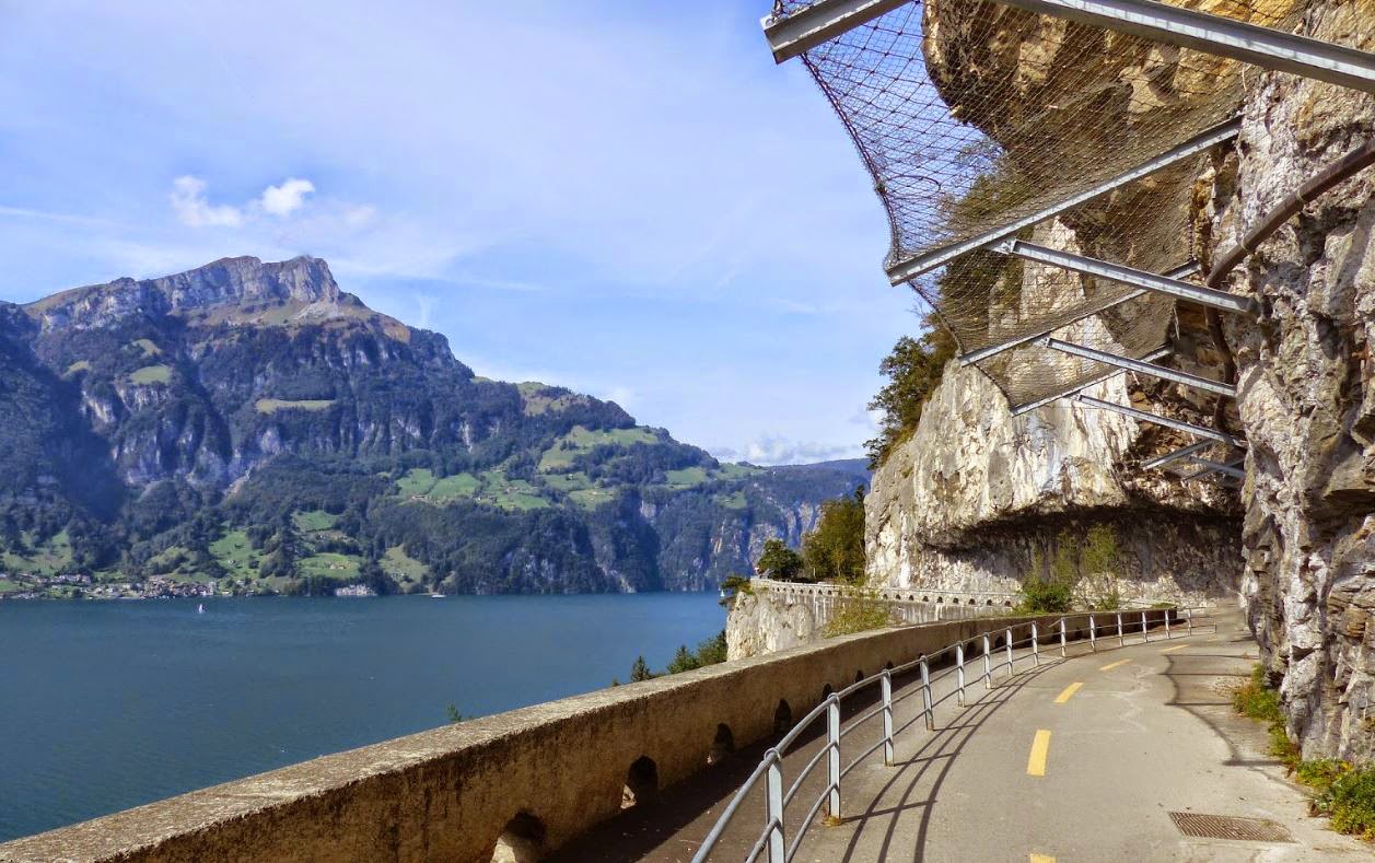 Suisse 2015: La route Axenstrasse