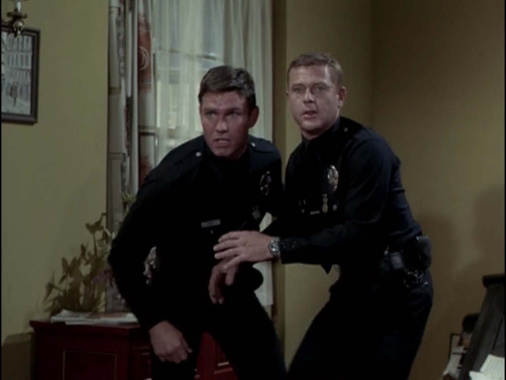 Lincoln X-ray Ida: My blog about Adam-12: Log 144: Bank Robbery ...