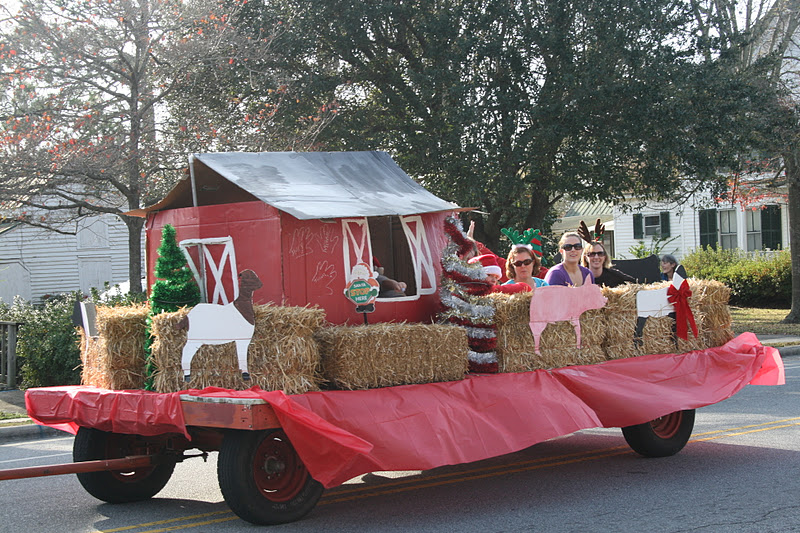 Christmas parade floats, Parade float diy, Christmas float ideas