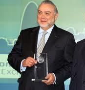 Temas y sucesos // Diálogos : DIALOGOS DE POLITICA