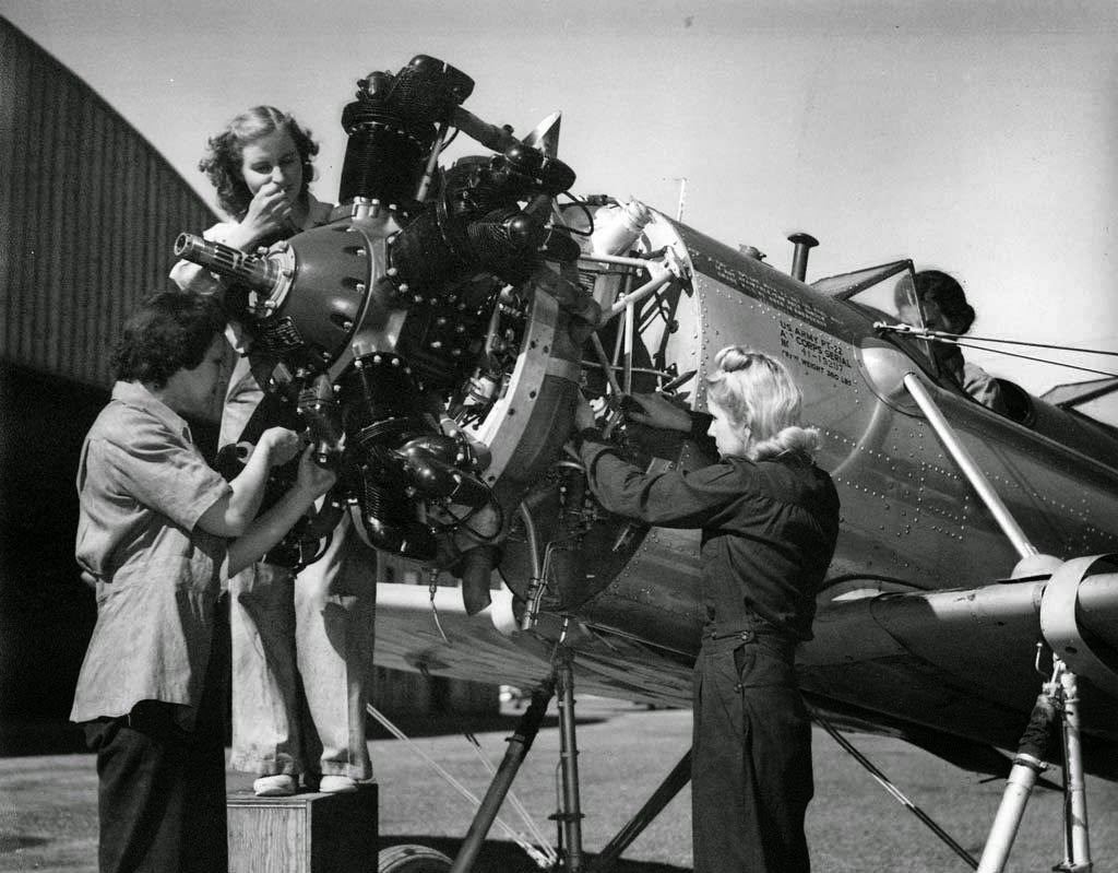 20 Interesting Black and White Photos of U.S. Women in World War II ...