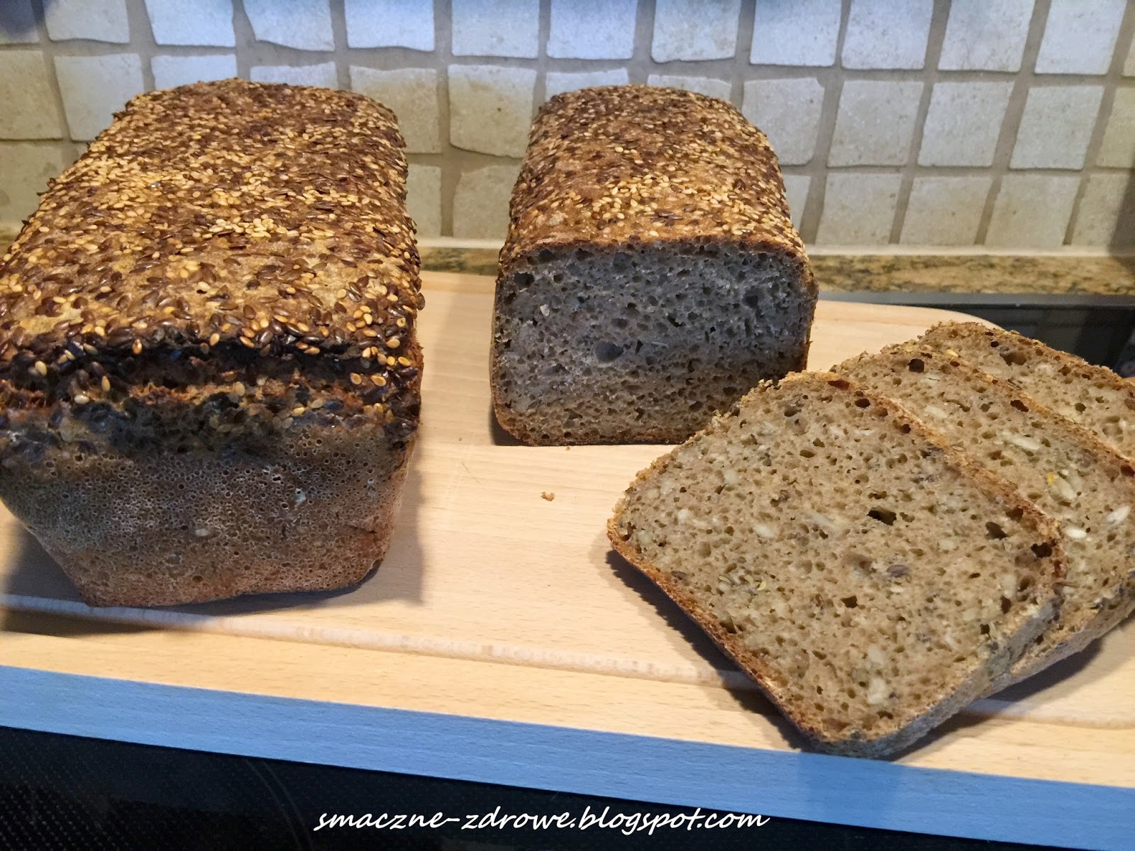 Smaczne-zdrowe: CHLEB PSZENNO-ŻYTNI Z ZIARNAMI, RAZOWY NA ZAKWASIE