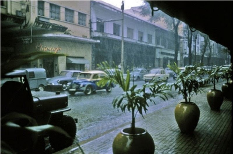60 Fascinating Color Photographs That Capture Street Scenes of Saigon ...