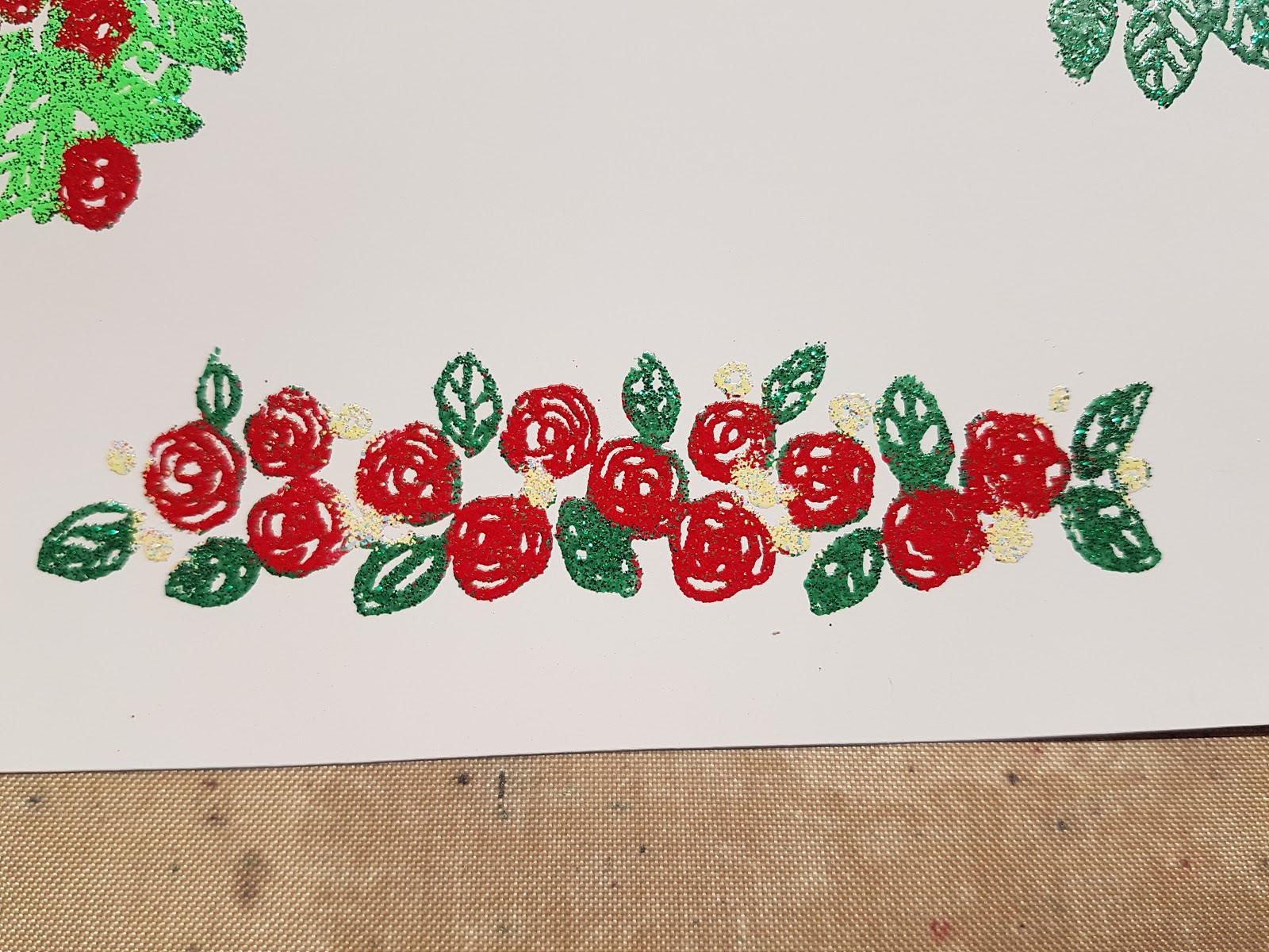 Craft projects by Bubblescrap: "Painting" with embossing powders