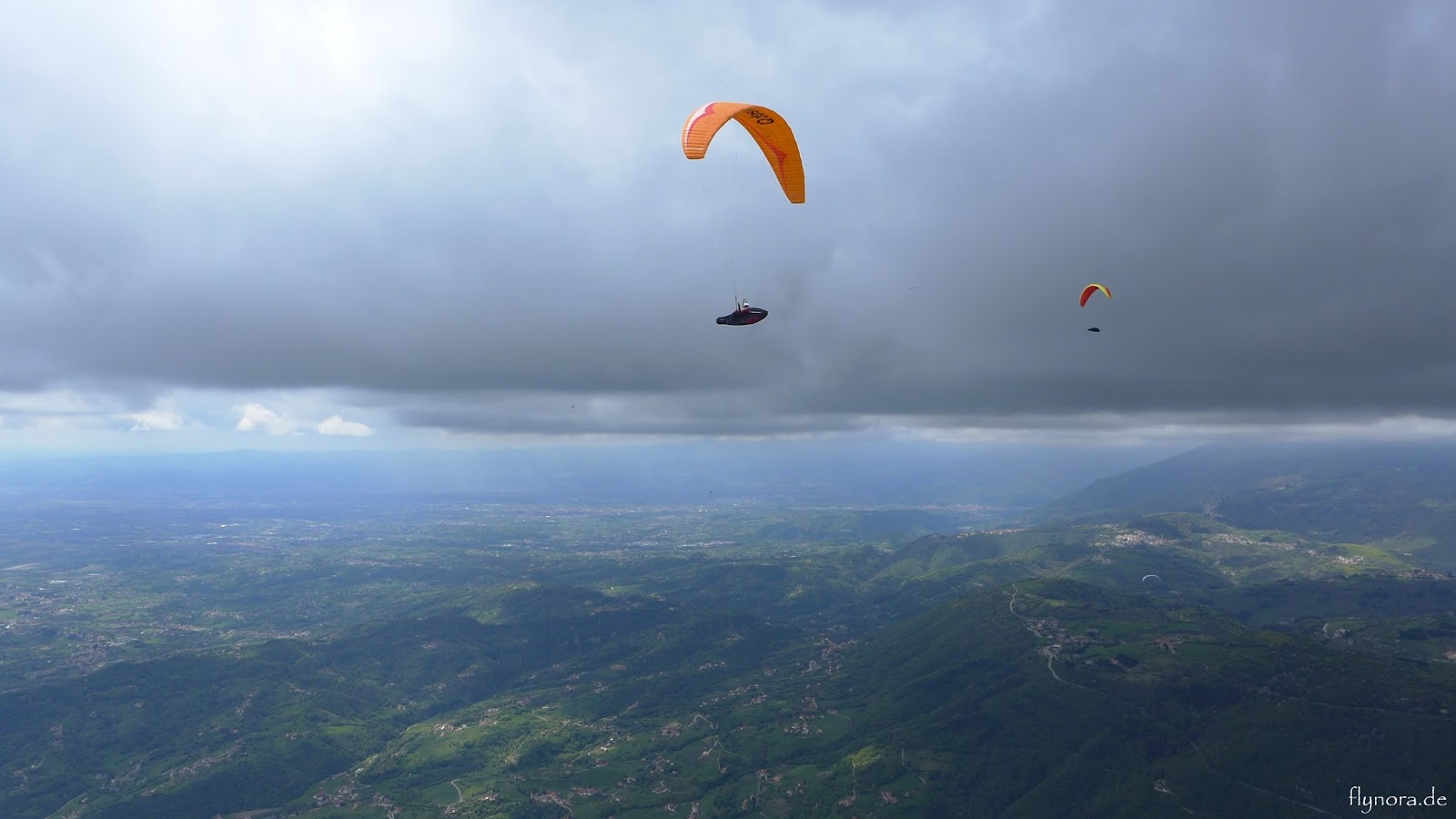 Nora Martiny - Paragliding