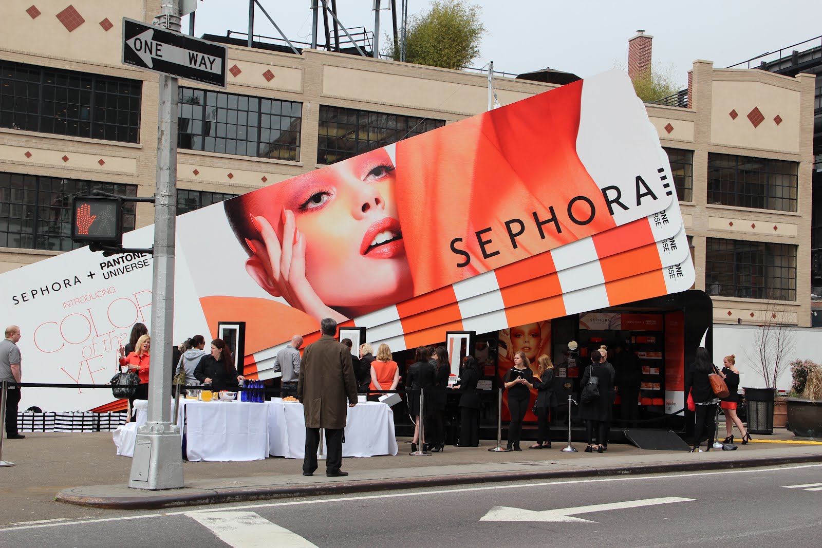 fashionably petite: Sephora + Pantone Universe Pop-Up Color Shop