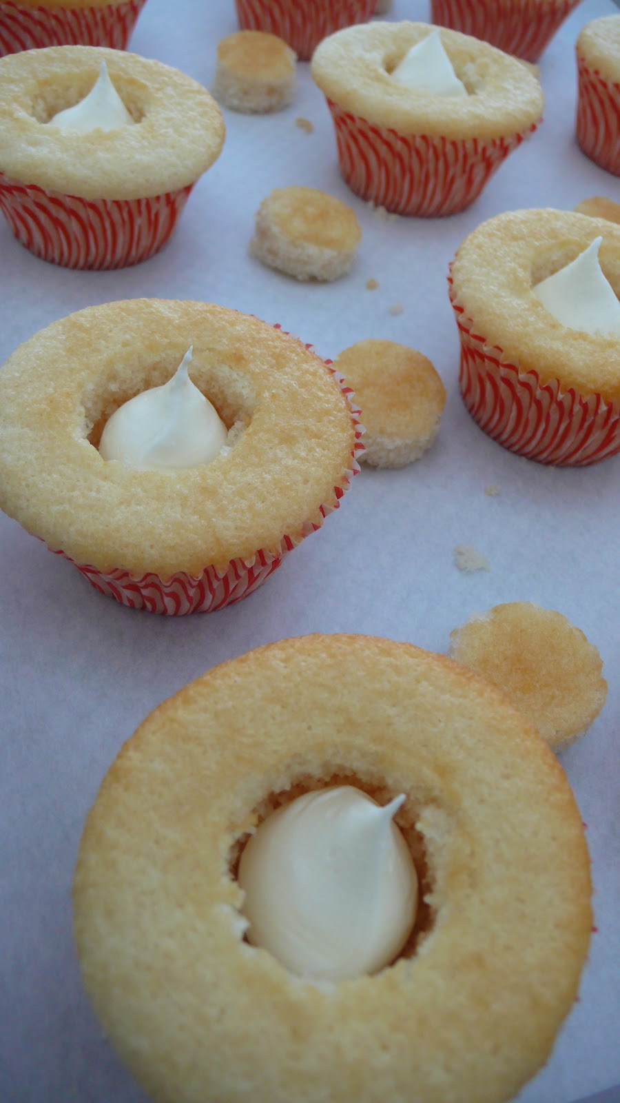 Dough and Batter: raspberry zinger cupcakes & happy valentine's day!!!