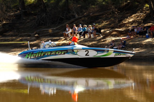 AUSSIE SKIBOATS: SOUTHERN 80