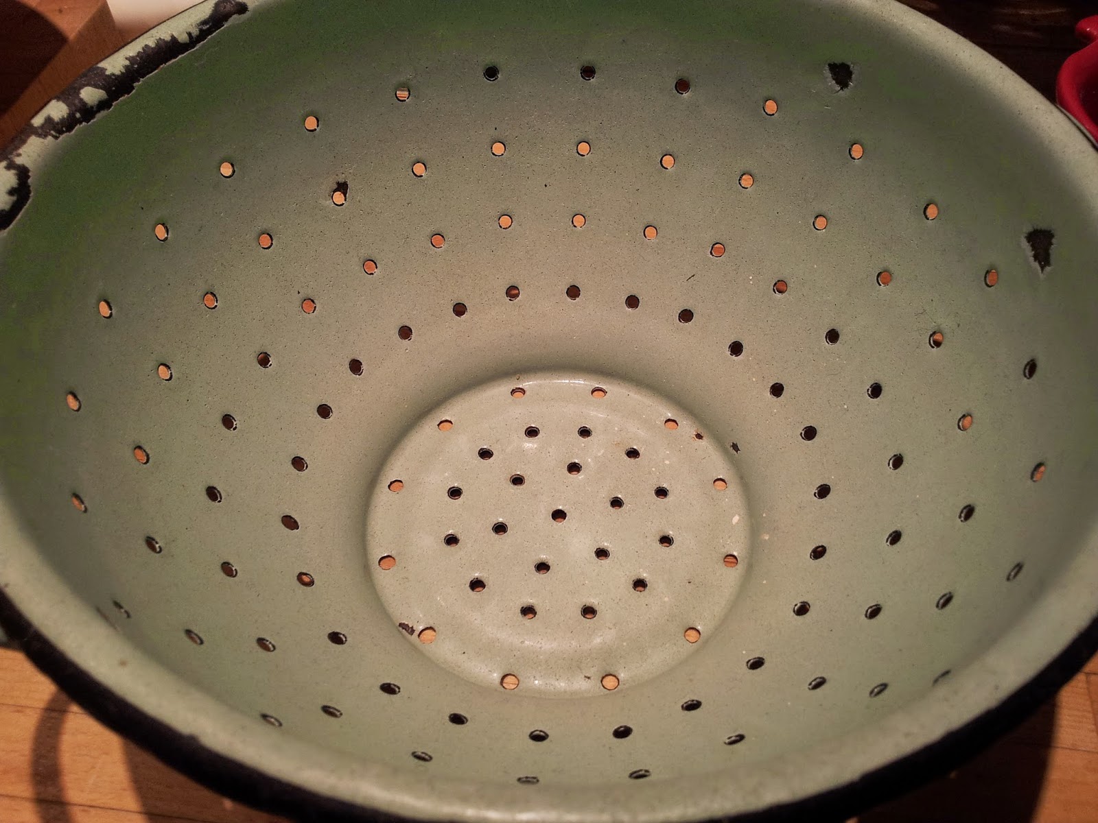 Vintage Homespun: Vintage Colanders