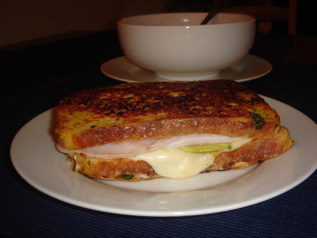 Golden gate grilled cheese