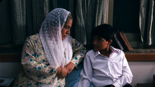 Watching Asia Film Reviews: Mammo (1994) [Film Review]