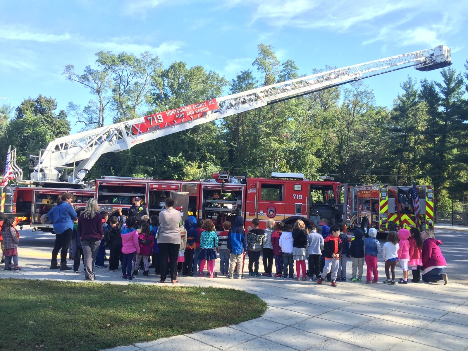 Flora Singer Kindergarten : Firefighter Visit