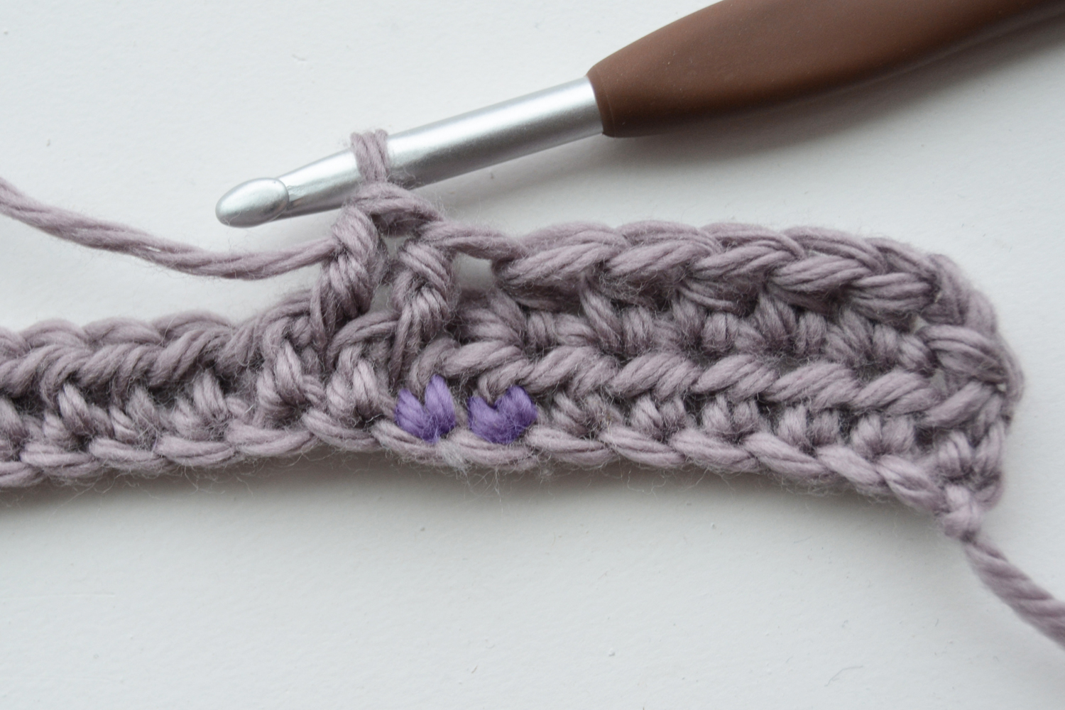 knotsewcute : how to correctly place your post stitches.