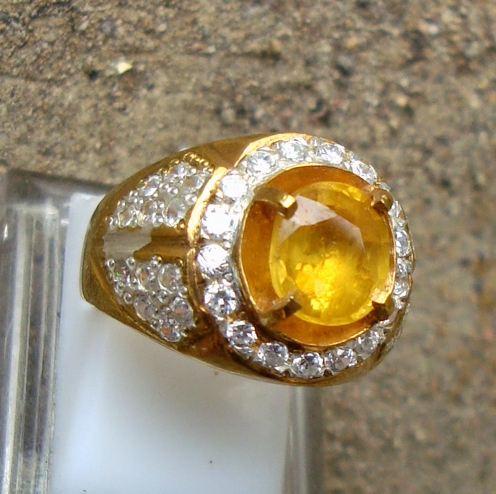 Harga Batu Akik Yellow Safir - SERBA BATU-BATUAN