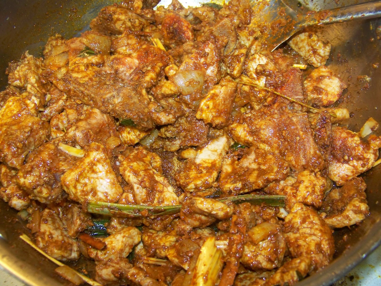 Kitchen Simmer: Sri Lankan Pork Badun Curry (Deviled Pork)