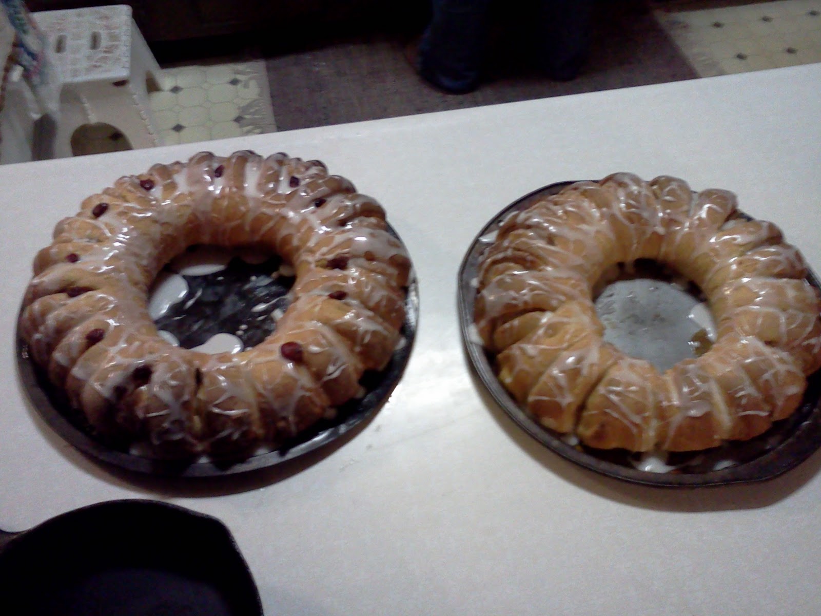 JenMarie80: Cinnamon Tea Rings for Christmas