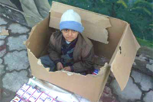 Mojahedin Iran (MEK): IRAN - 7-year-old homeless child in Iran dies ...