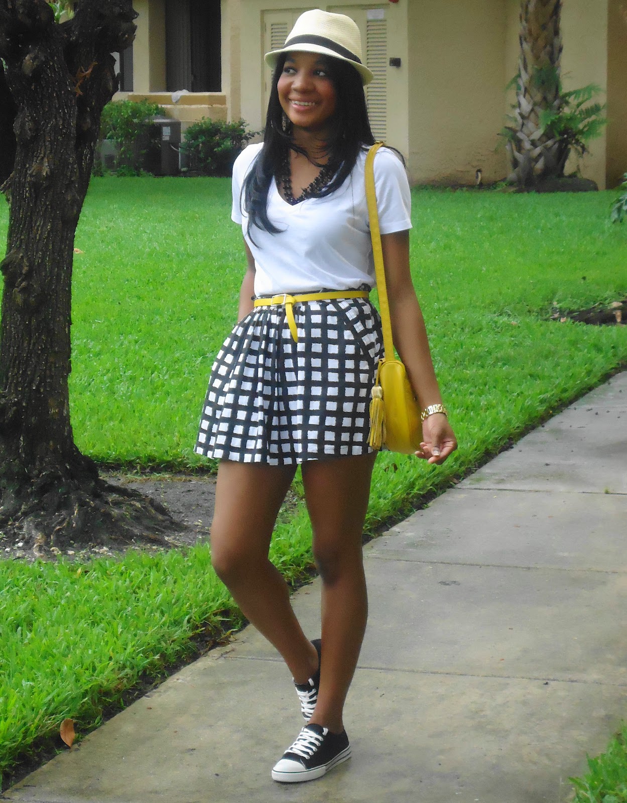 SignatureChic: "Sneak"y girls..