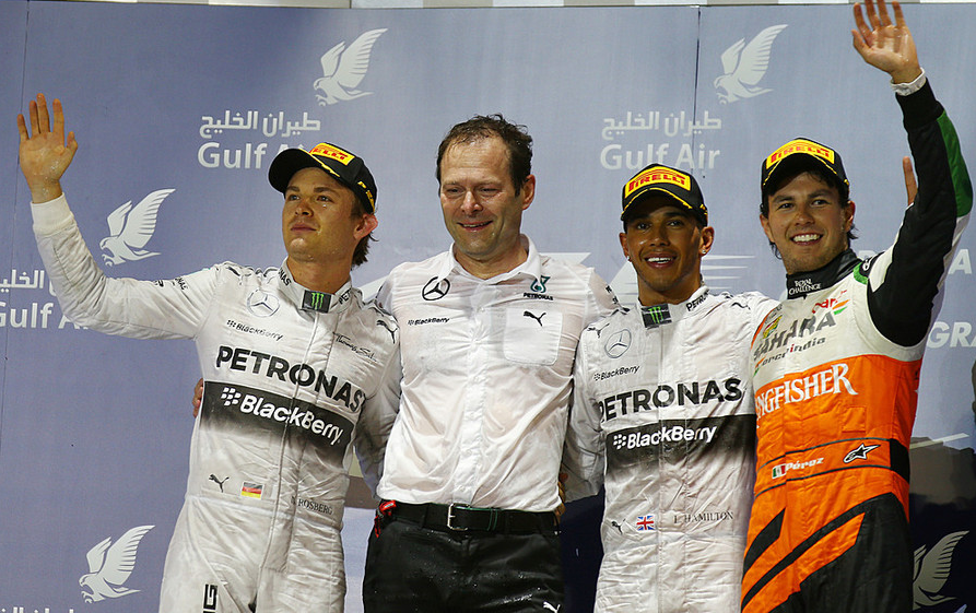 Batalla épica en Bahrain. Lewis triunfa a puro talento y podium de ...