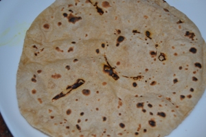 Vaniensamayalarai: Pulka Fulka (Indian soft bread) with broad beans