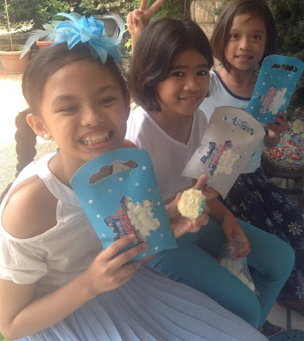 Snow Queen | Winter Theme Birthday: FROZEN'S Elsa Inspired DIY Home ...