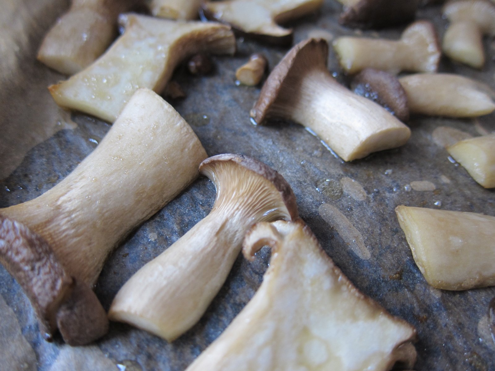 WholeFoodVegan: Roasted Royal Trumpet Mushrooms