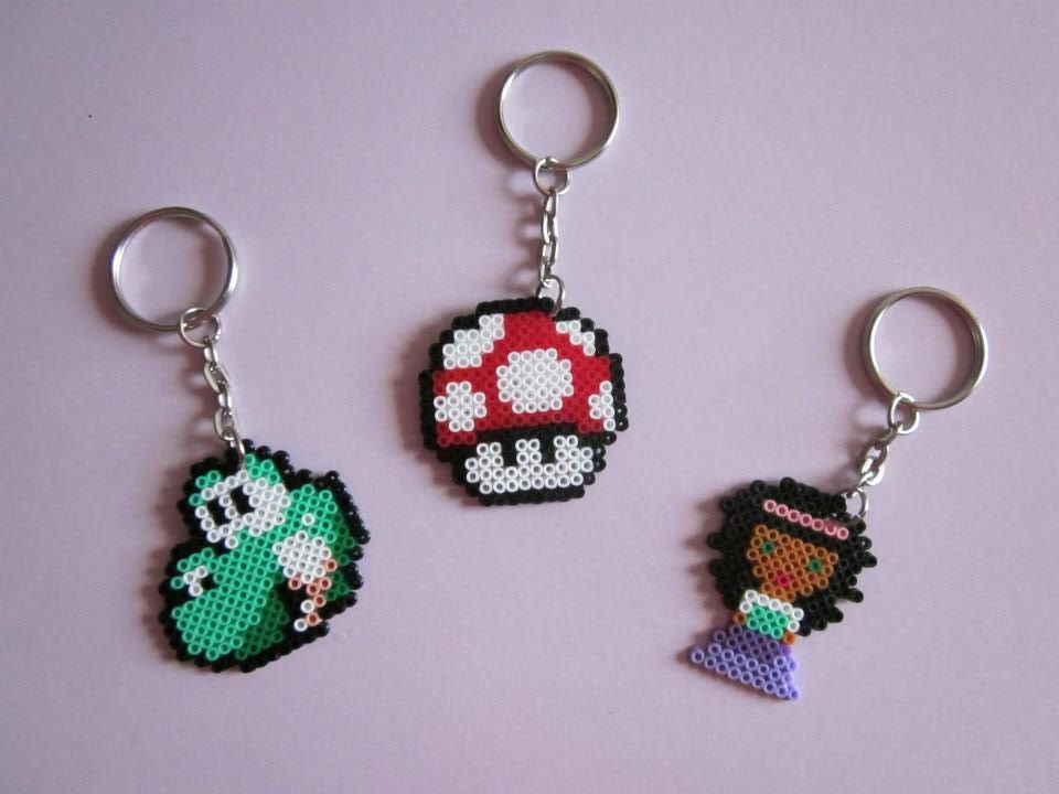 Hama-Beads Art: YOSHI (MARIO BROS). TOAD (CHAMPI MARIO BROS). ESMERALDA ...