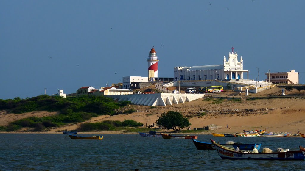 Tamilnadu Tourism: Holy Cross Church, Manappad, Thoothukudi