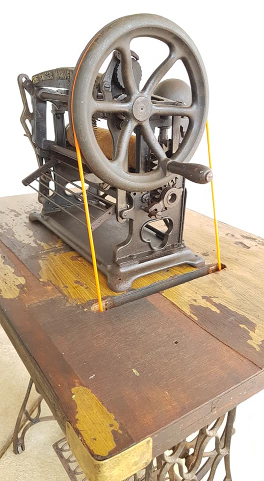 Hiasantempoedoloe&...: Vintage Singer Pleating Machine Ca.1920