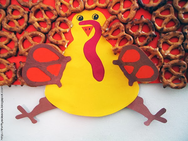 Craft a Pretzel Turkey Collage | Thrifty Scissors