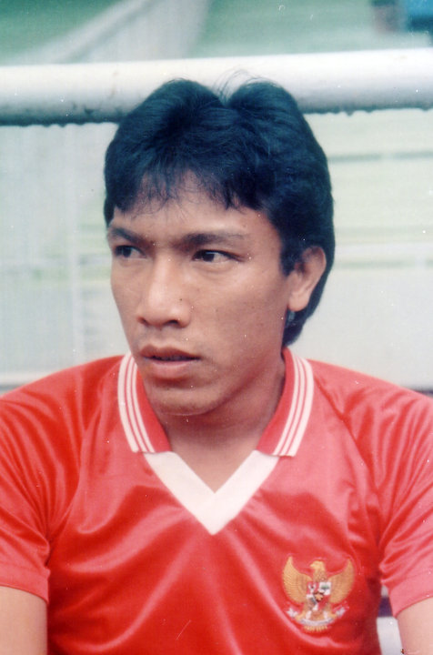 Total football Indonesia: Robby Darwis Libero Pangeran Biru