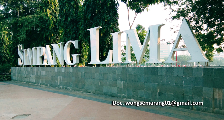 Tour to the Simpang Lima Semarang - Indonesian Touring