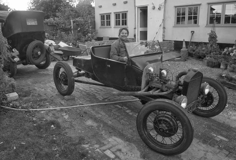 Scotty Gosson Exposed!: SGE INTERNATIONAL EDITION