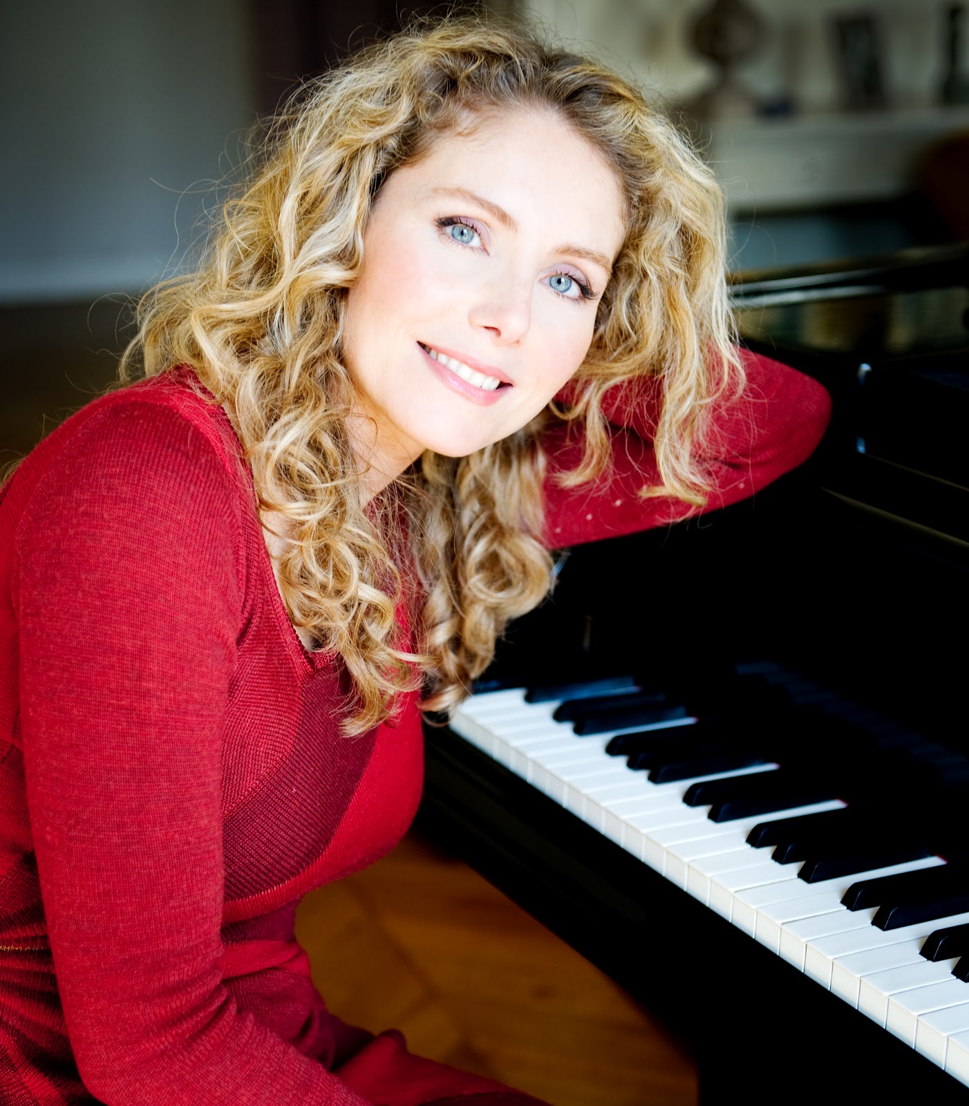 CD Release: Clara Ponty's Into the Light (Harmonia Mundi)