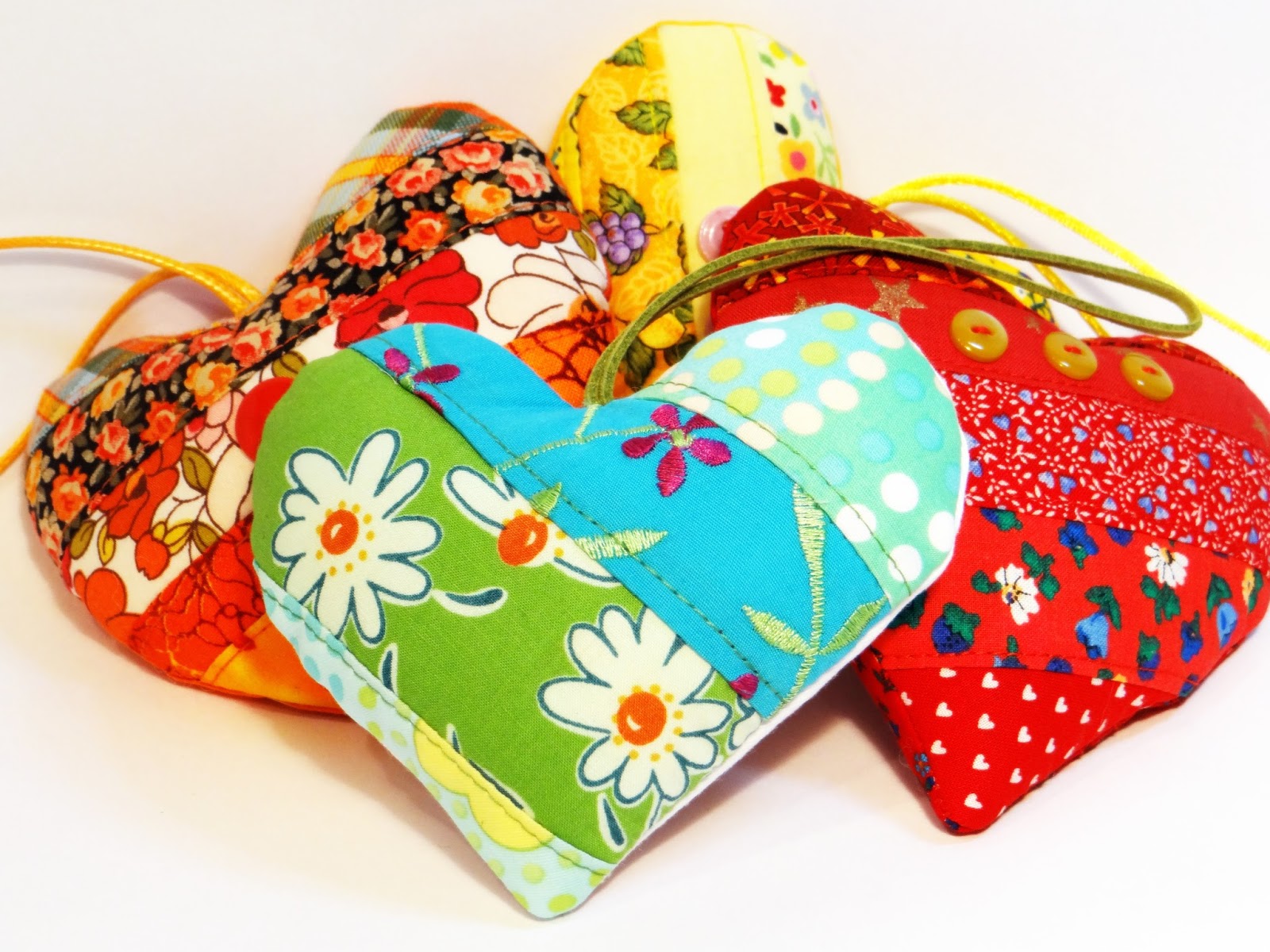 PazzaPazza: SMALL THINGS from fabric - colorful and pretty