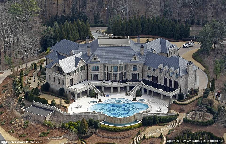Come Inside Tyler Perry's $25m Mansion and see amazing pictures!