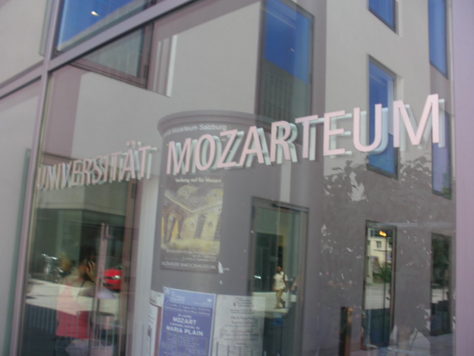 Ιδιωτική Οδός: ΕΝΑ ΕΡΓΟ ΓΙΑ ΤΟ ΧΡΟΝΟ ΑΠΟΨΕ ΣΤΟ MOZARTEUM ΤΟΥ SALZBURG