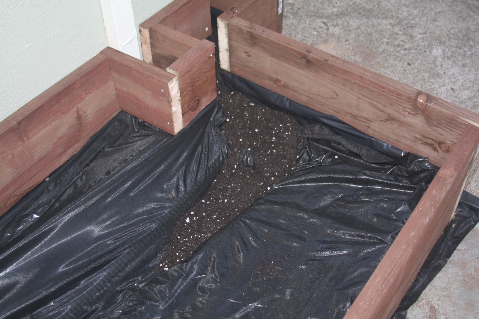 Go Green or DIY trying: Sub Irrigated Planter (SIP)