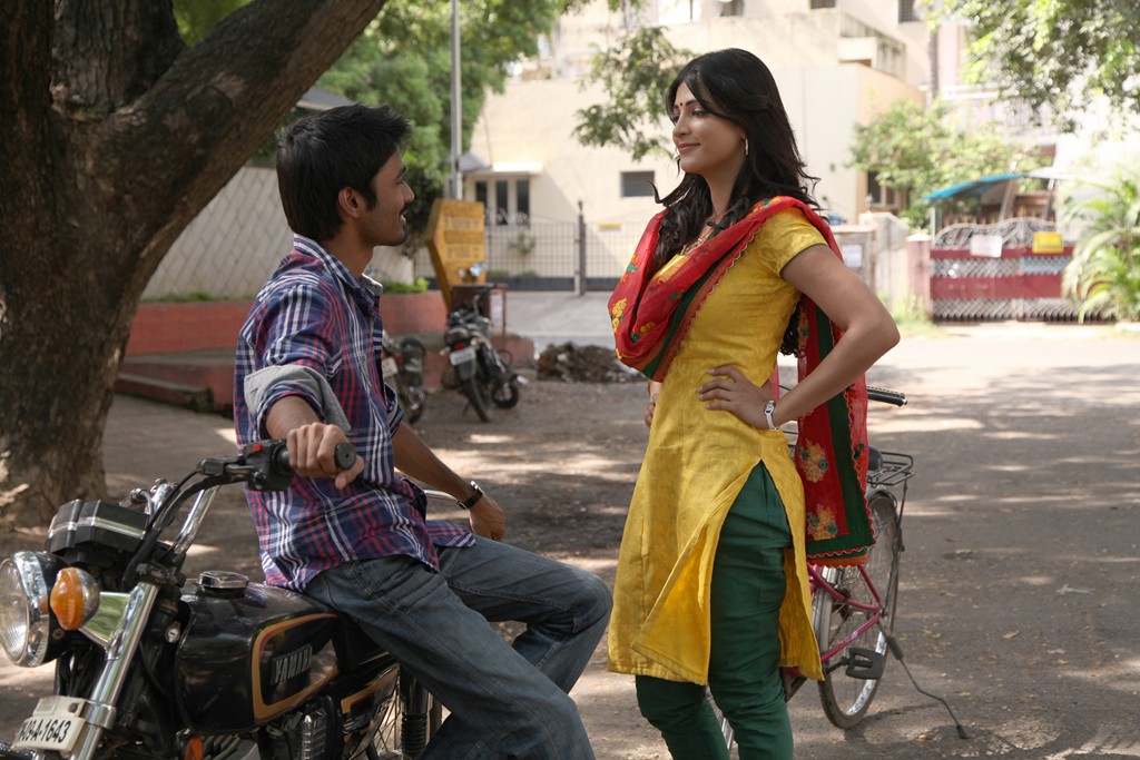 cute photos: Dhanush,Aiswarya danush and Sruthi hassan in 3 Movie Stills