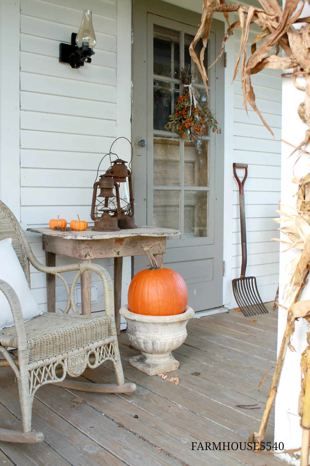 FARMHOUSE 5540: A Farmhouse Autumn Front Porch ~ 2017