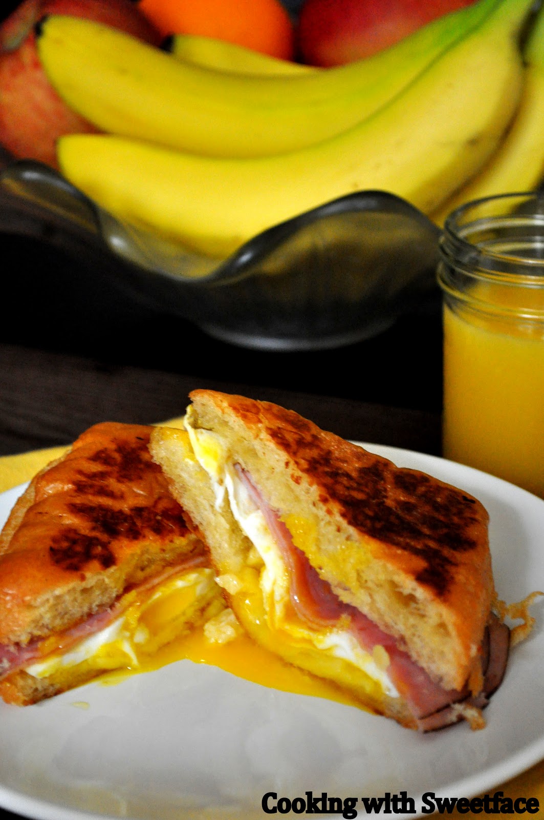 CookingwithSweetface Breakfast Sandwich